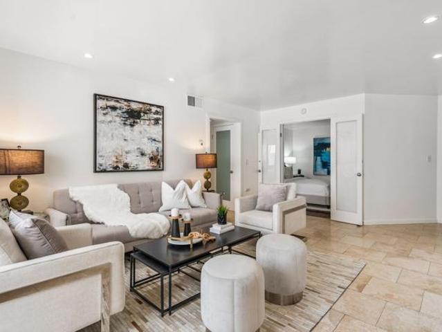 1021 N Crescent Heights Blvd #207, West Hollywood, CA 90046