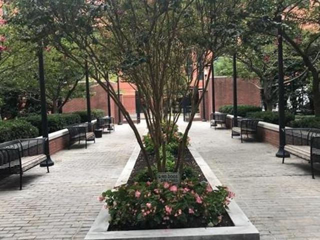 1021 N Garfield St #904, Arlington, VA 22201