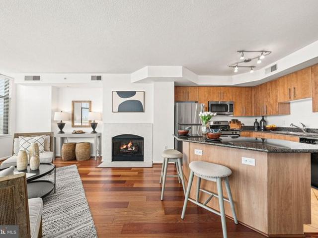 1021 N Garfield St Apt 637, Arlington, VA 22201