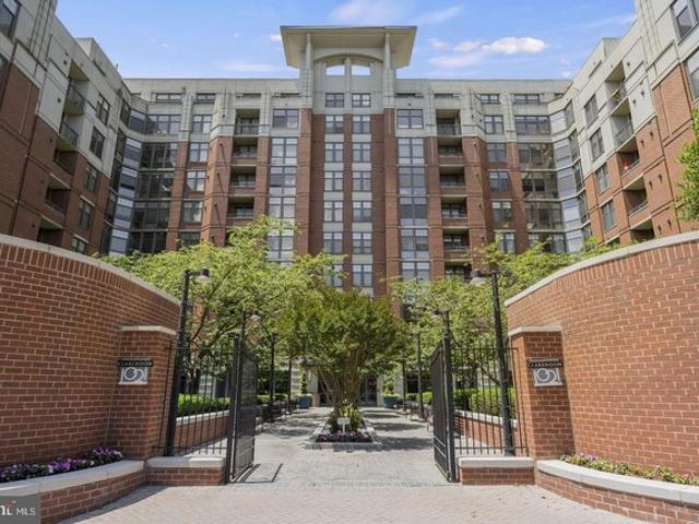 1021 N Garfield St Apt 812, Arlington, VA 22201