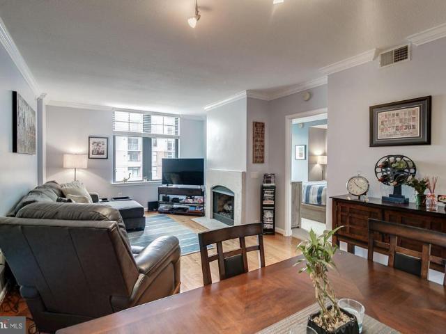 1021 N Garfield Street # 611