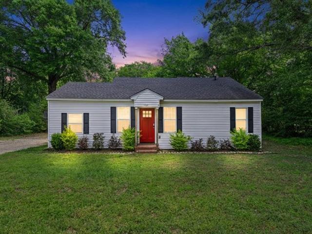 1021 N Montgomery St, Gilmer, TX 75644