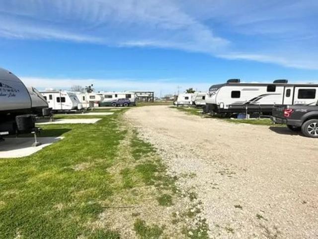 1021 N Tinkle Ln, Crystal Beach, TX 77650