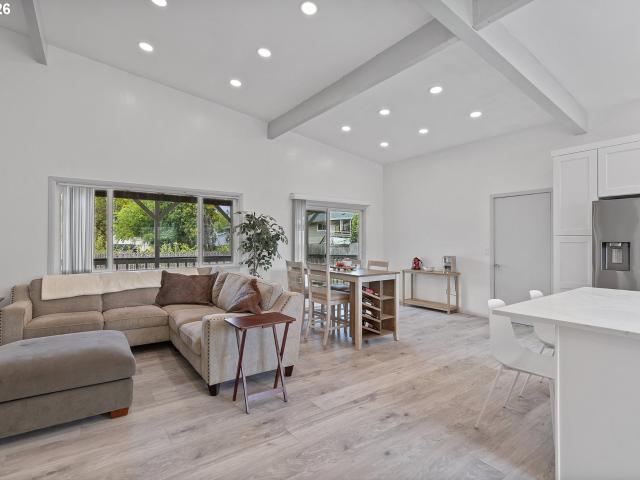 1021 NE 195TH AVE