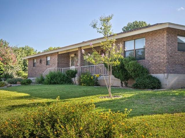 1021 Avenue B, Fredericksburg, TX 78624