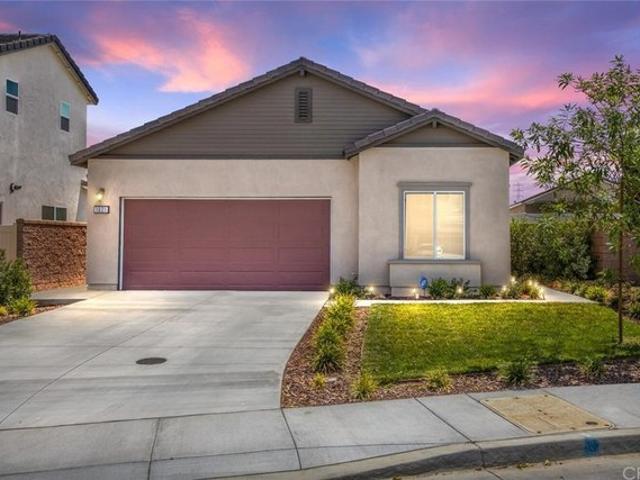 1021 Avocet Ct, Calimesa, CA 92320
