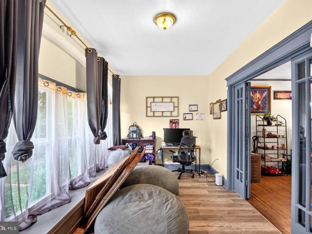1021 Allengrove