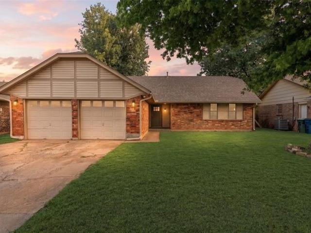 1021 Apollo Cir, Edmond, OK 73003