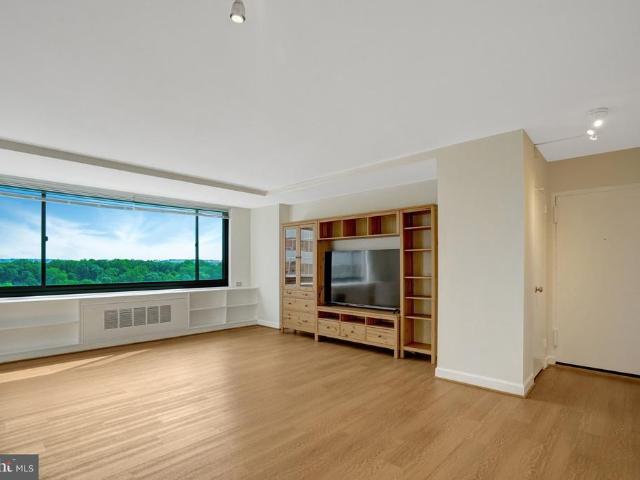 1021 Arlington Boulevard # 818