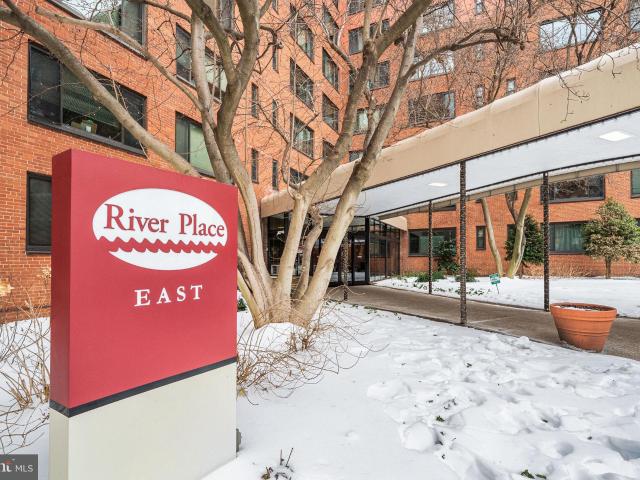 1021 Arlington Blvd, Unit 842, Arlington, VA 22209 | MLS #VAAR2068 | Compass