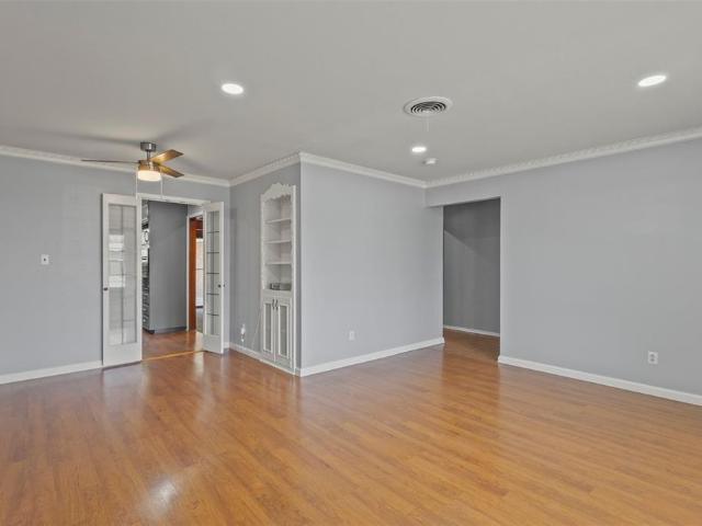 1021 Blue Lake Dr, Fort Worth, TX 76103 | MLS #21255