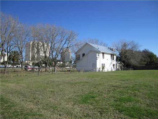 1021 Comanche St, Corpus Christi, TX 78401 | MLS #165676 | Compass