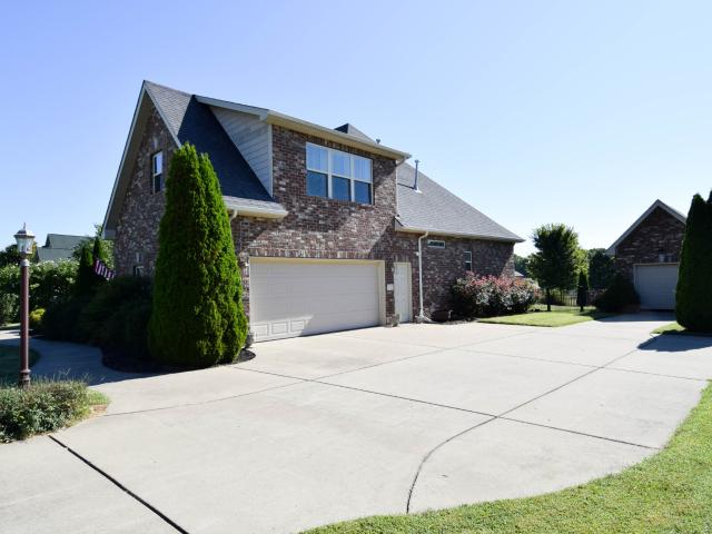 1021 Double Tree Ln