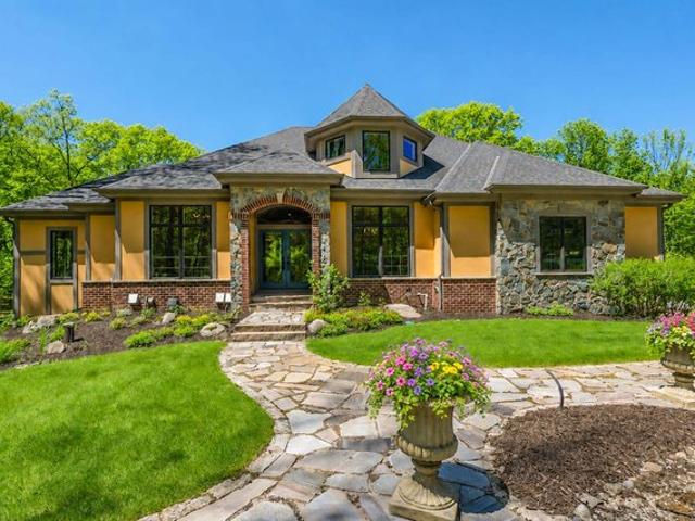 1021 Emerald Dr, Erin, WI 53027