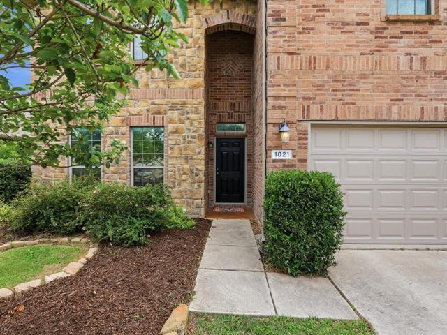 1021 English Ivy Drive