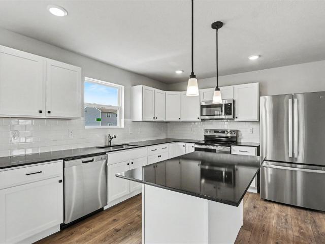 1021 Foxglove Avenue