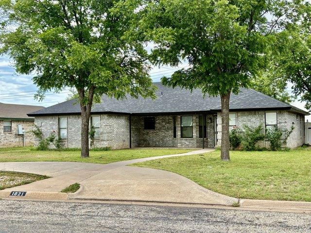 1021 Gregory Dr, San Angelo, TX 76905