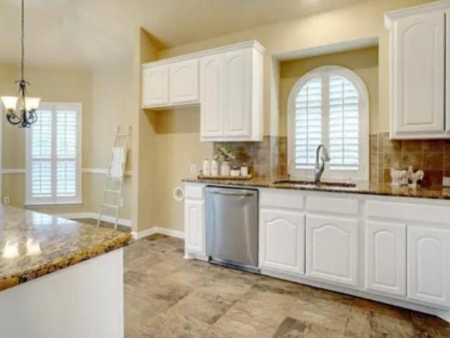 1021 Hummingbird Court