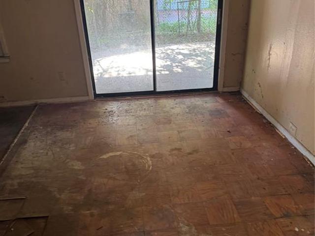 1021 Huntington Lane