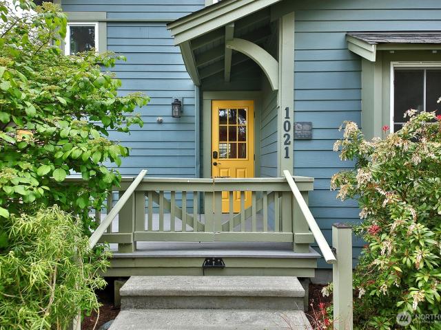 1021 Highview Street