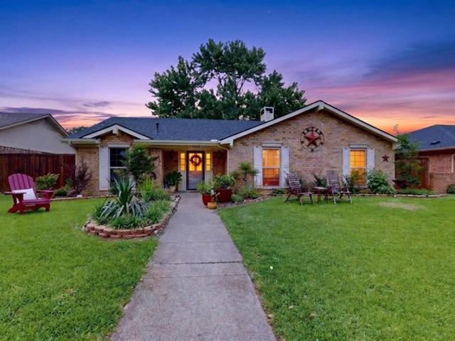 1021 Holland Dr, Garland, TX 75040