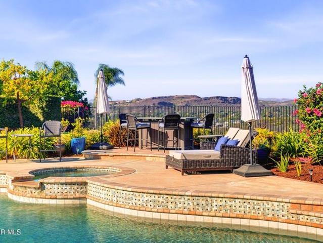 1021 Lynnmere Dr, Thousand Oaks, CA 91360
