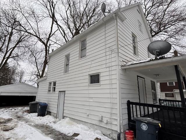 1021 La Croix Avenue