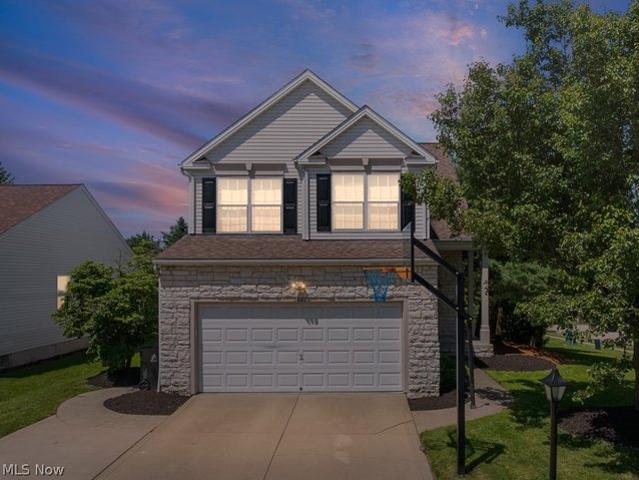 1021 Ledgestone Dr, Wadsworth, OH 44281