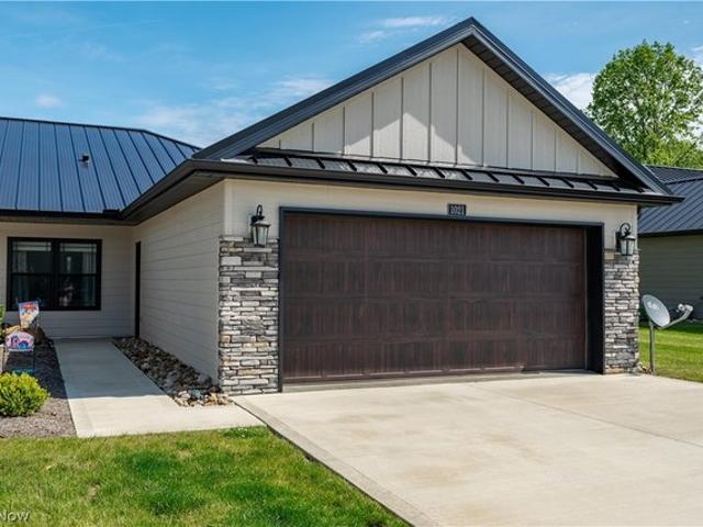 1021 Sycamore Ln, Millersburg, OH 44654