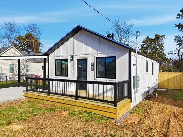 1021 S B St, Rogers, AR 72756