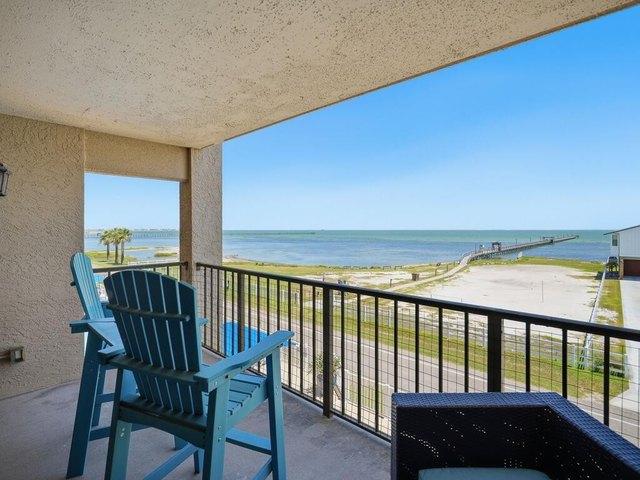 1021 S Water St Unit 313, Rockport, TX 78382