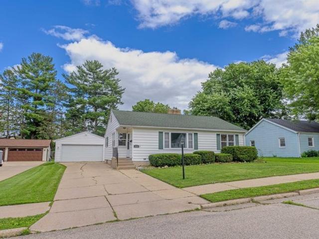 1021 S Terrace St, Janesville, WI 53546