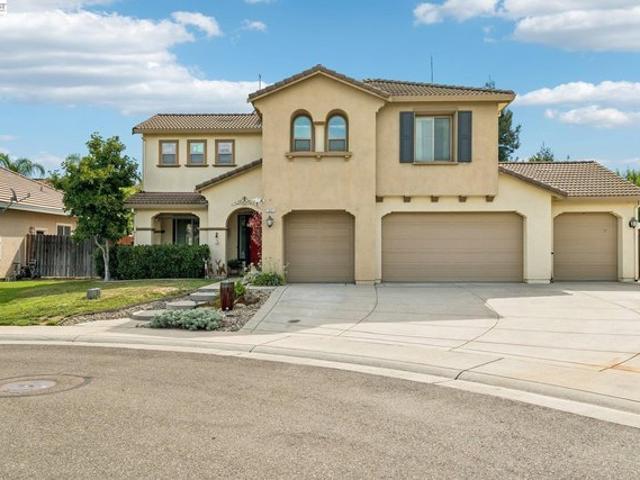 1021 Saunders Ct, Galt, CA 95632