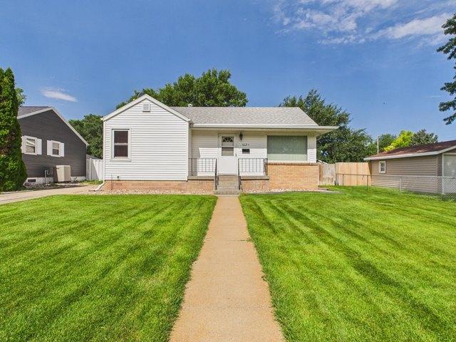 1021 Sheridan St, Holdrege, NE 68949