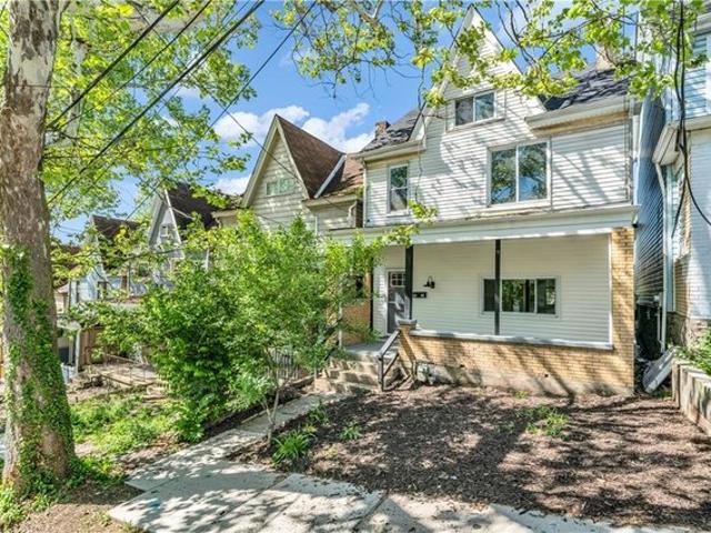 1021 Valonia St, Pittsburgh, PA 15220
