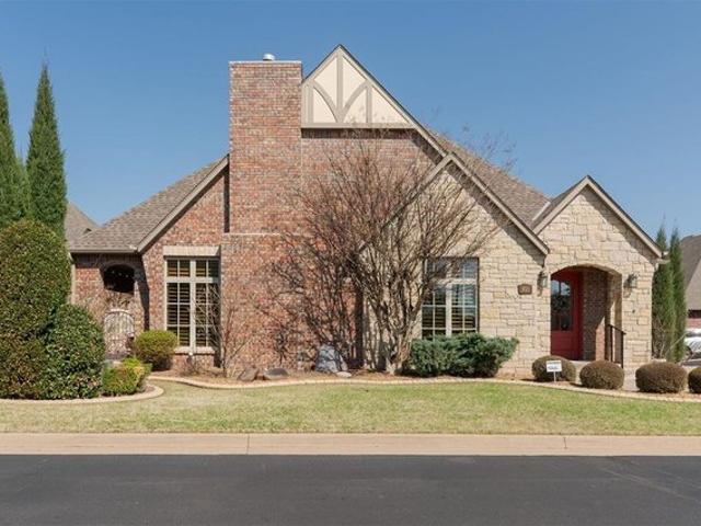 1021 Villas Creek Dr, Edmond, OK 73003