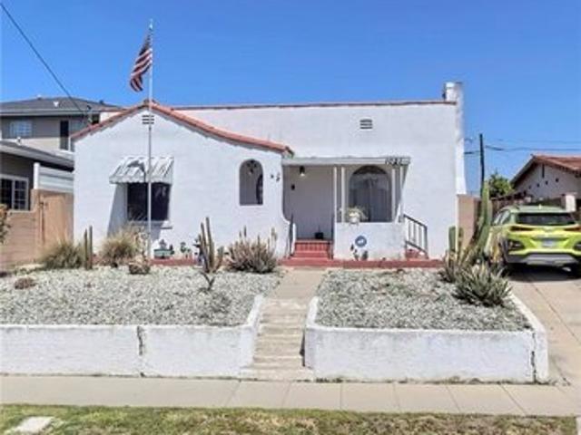 1021 W Chandler St, Wilmington, CA 90744