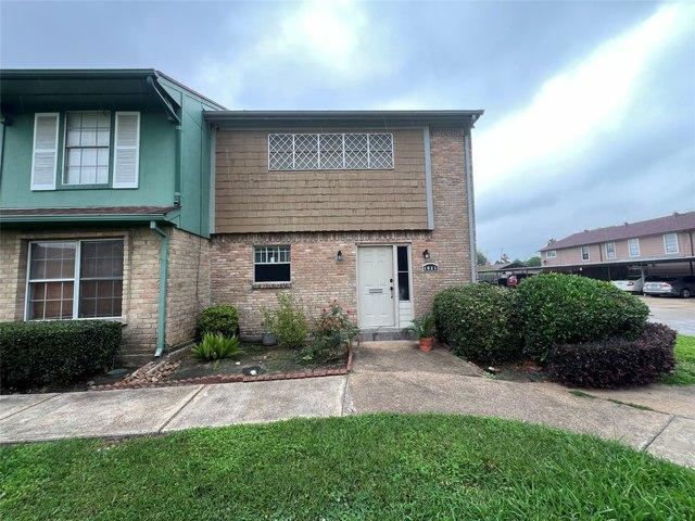 1021 Willow Oaks Cir, Pasadena, TX 77506
