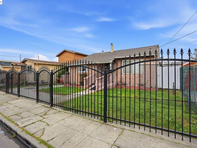 1021 72nd Ave, Oakland, CA 94621 | MLS #41129 | Compass