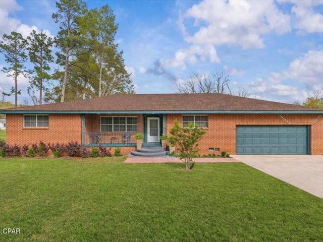 1021 8th Ave, Graceville, FL 32440