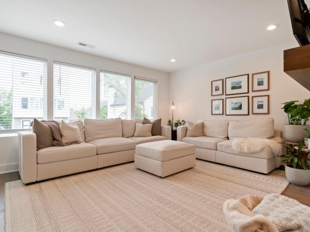 1021D Elvira Ave