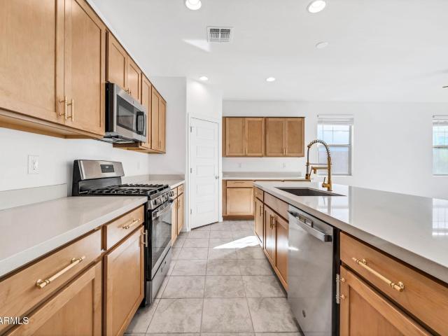 10223 w piccadilly road