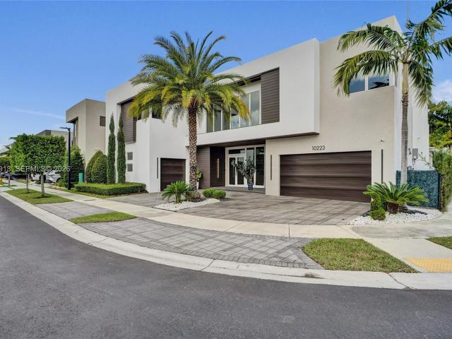 10223 NW 75th Ter, Doral, FL 33178 | MLS #A11979 | Compass