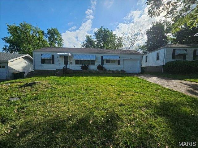 10220 Tappan Dr, Saint Louis, MO 63137