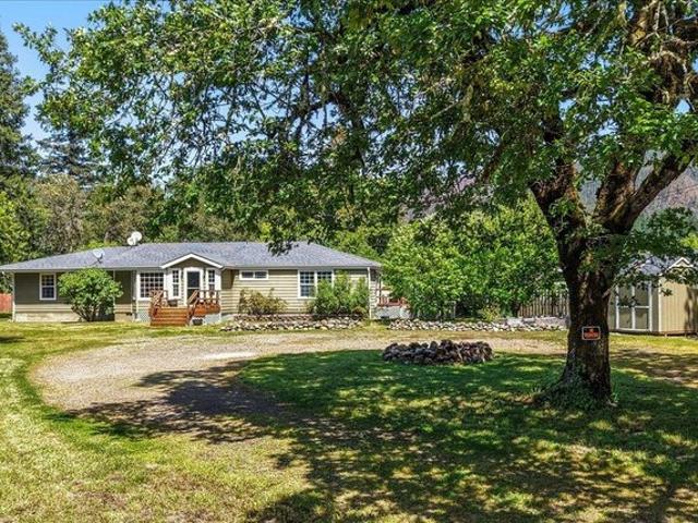 10220 US Highway 199, Crescent City, CA 95543