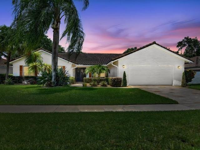 10221 Harbourtown Ct, Boca Raton, FL 33498