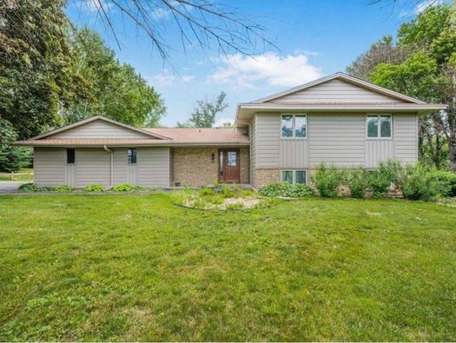 10221 Jeffery Ln, Corcoran, MN 55374