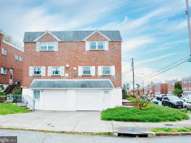 10221 Selmer Plaza, Philadelphia, PA 19116
