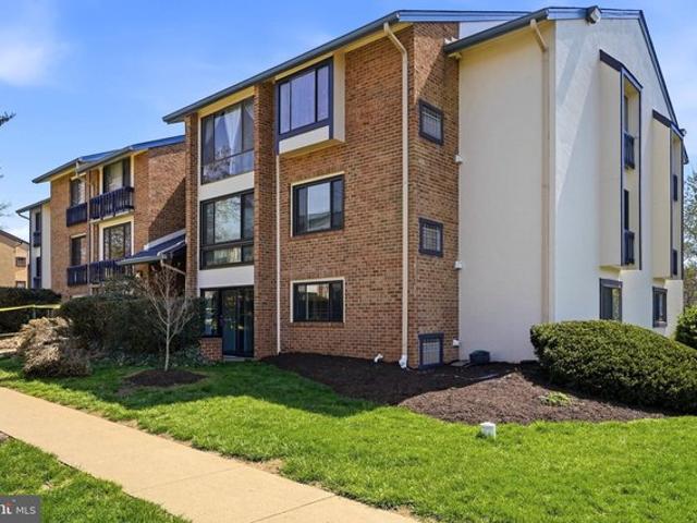 10222 Bushman Dr Apt 8101, Oakton, VA 22124