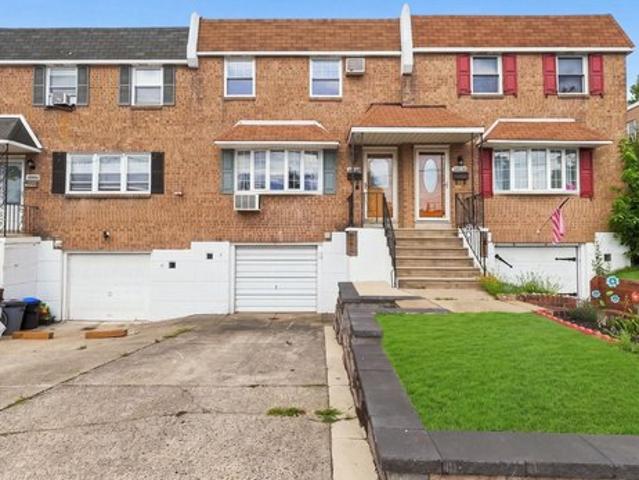 10228 W Keswick Rd, Philadelphia, PA 19114